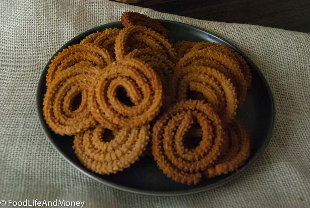 Chakli Recipe - Diwali Special - FoodLifeAndMoney
